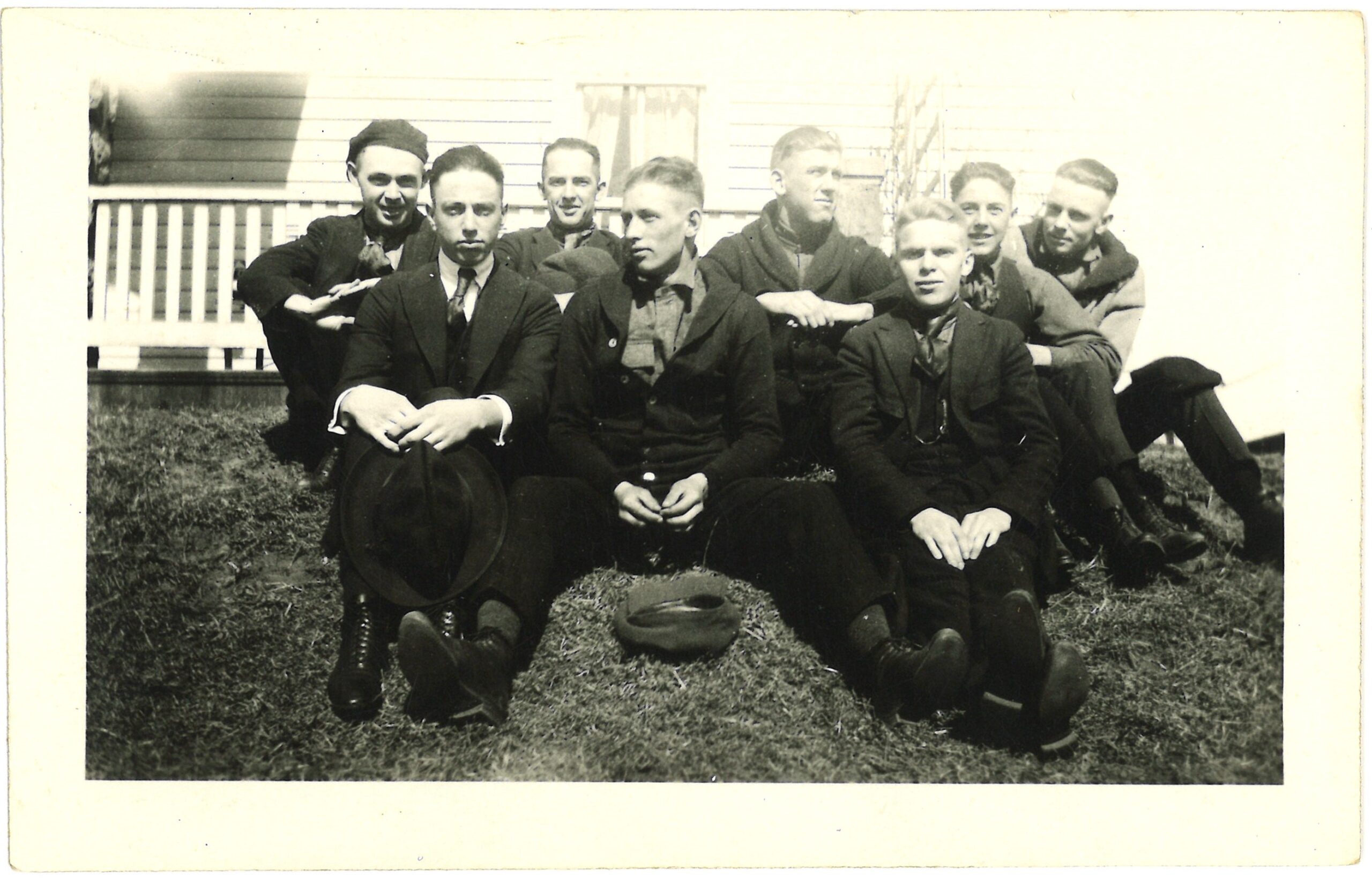 Honorable Men Form an Honorable Chain | Sigma Tau Gamma Fraternity